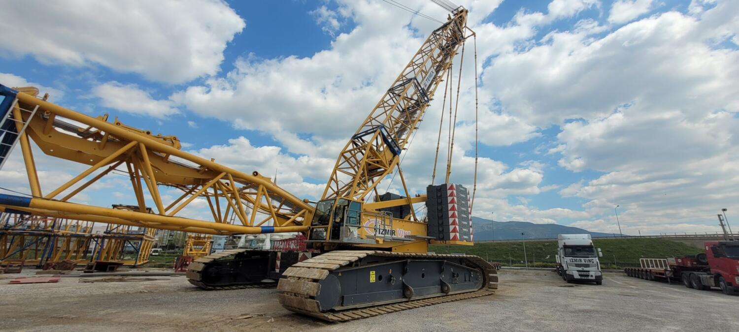 Teollisuusnostojen joustava jätti Demag CC 2800-1 - Havator Suomi